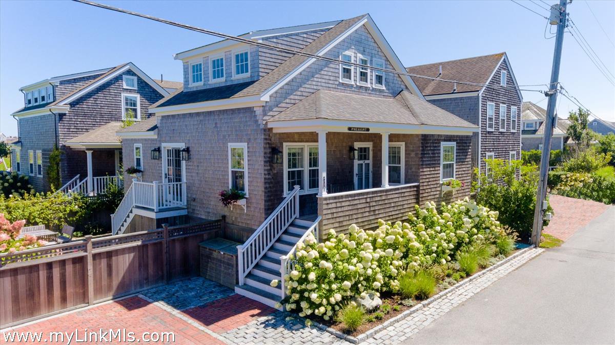 13C Willard Street